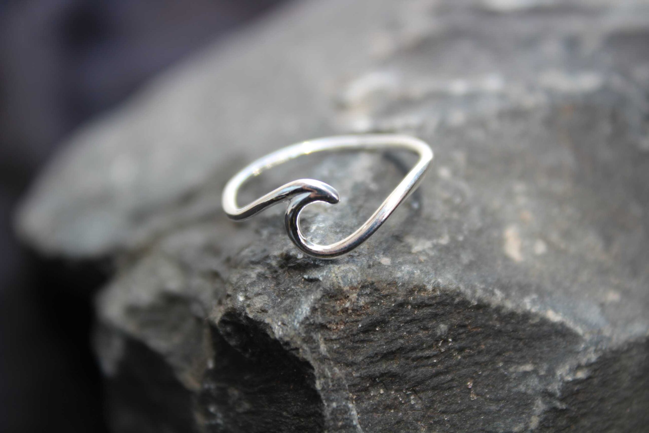 Thin Wave Ring - Silver Keeper