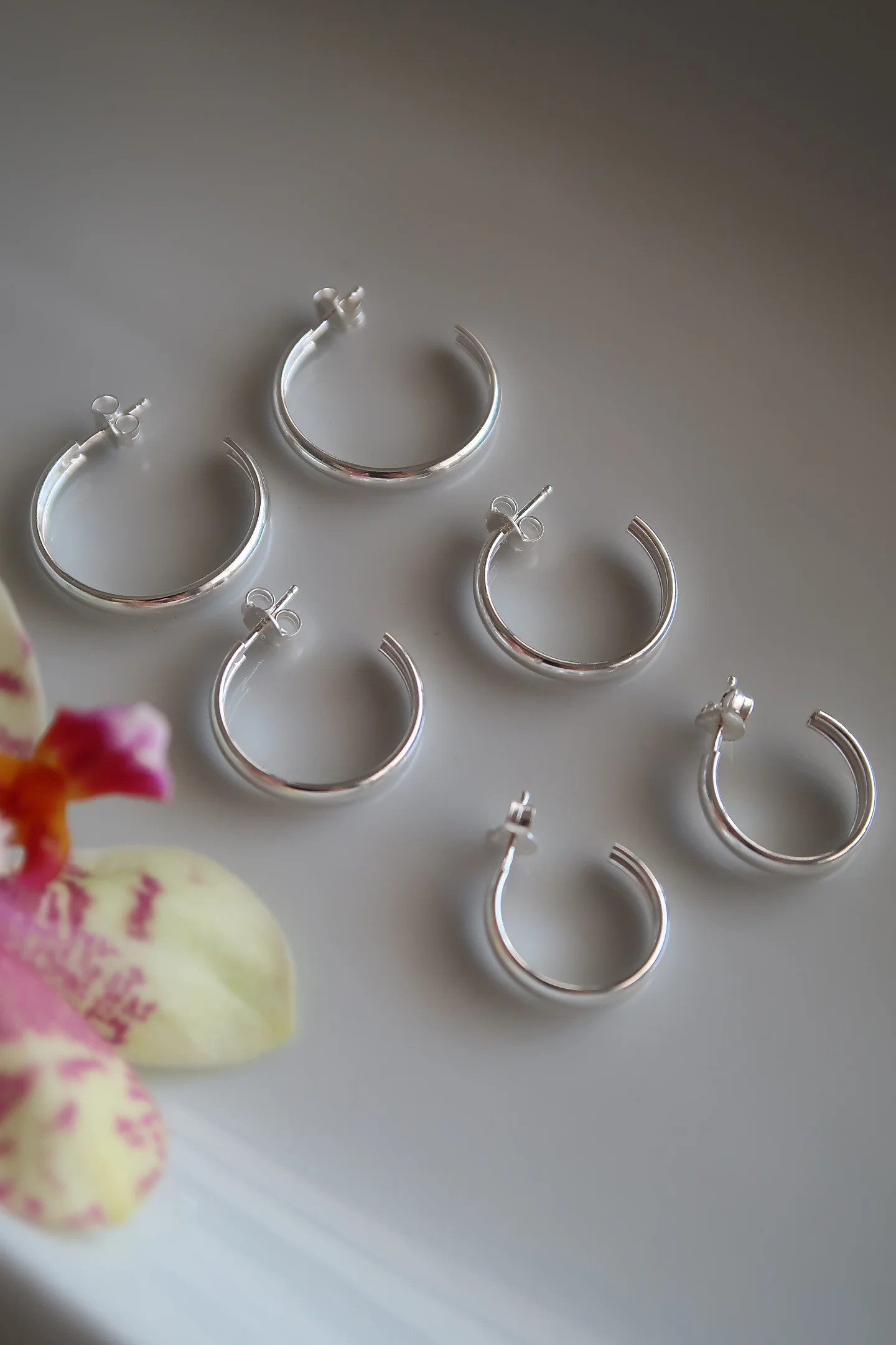 Lady Hoops - Silver Keeper